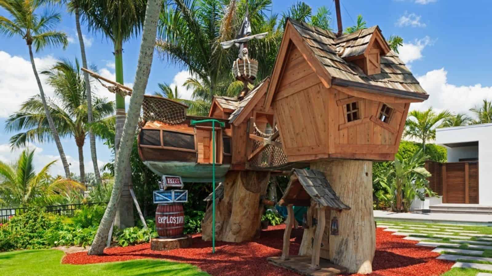 Ultimate Treehouse Ideas Guide 2022 (with Pictures & Videos)