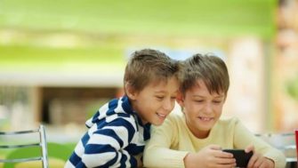 25 Fun Games To Play On FaceTime With Friends In 2024
