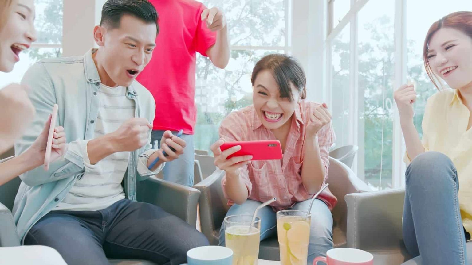 20 Super Fun Things To Do On FaceTime With Friends