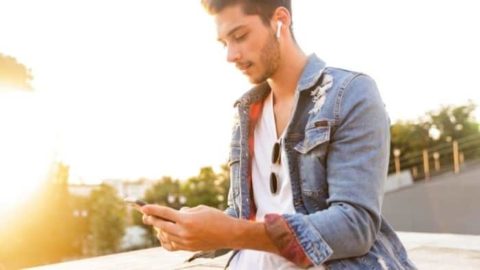 20 Super Fun Things To Do On FaceTime With Friends