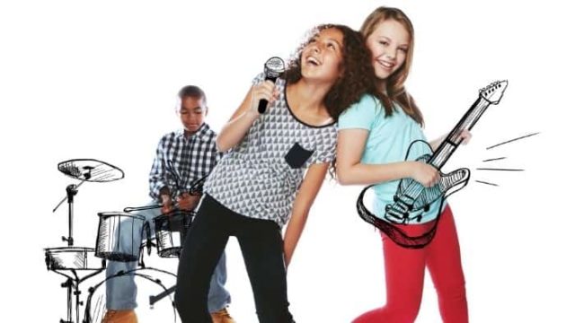 20 Super Fun Things To Do On FaceTime With Friends