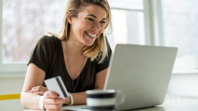 20 Super Fun Things To Do On FaceTime With Friends