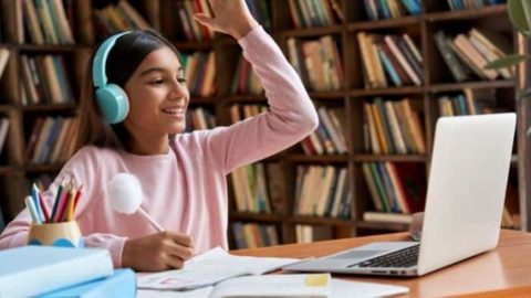 25 Fun Games To Play On FaceTime With Friends In 2024