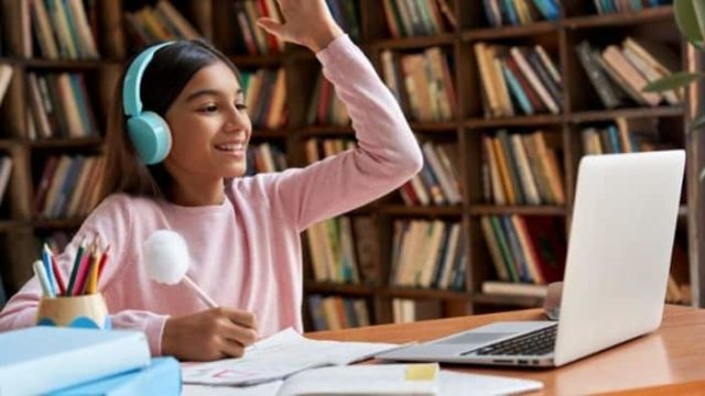 25 Fun Games To Play On FaceTime With Friends In 2024