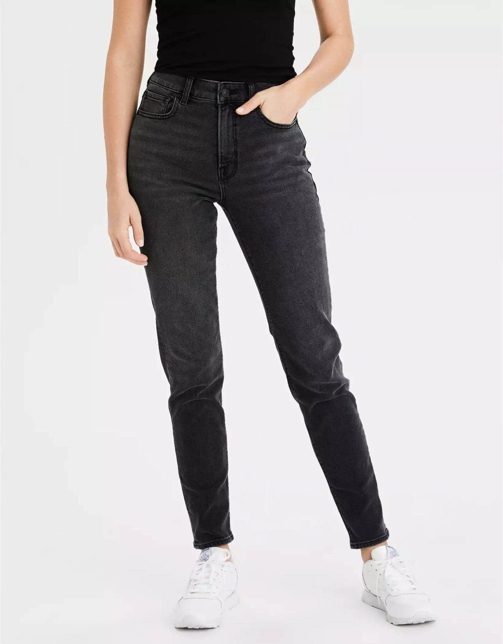 What Are Mom Jeans? Vs Girlfriend, Dad & Straight Jeans