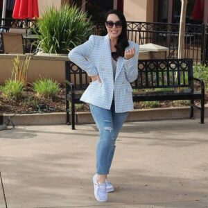 How To Wear Hey Dude Shoes (Tips & Outfit Suggestions)