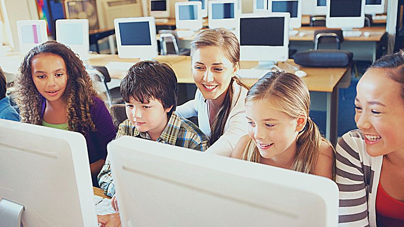 40+ Great Games To Play When Bored In Class (Web & Classic)