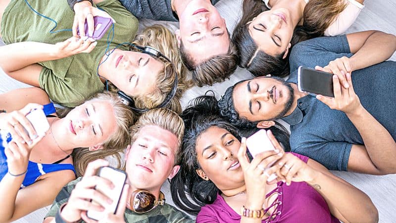 The Pros And Cons Of Snapchat For Teens & Tweens